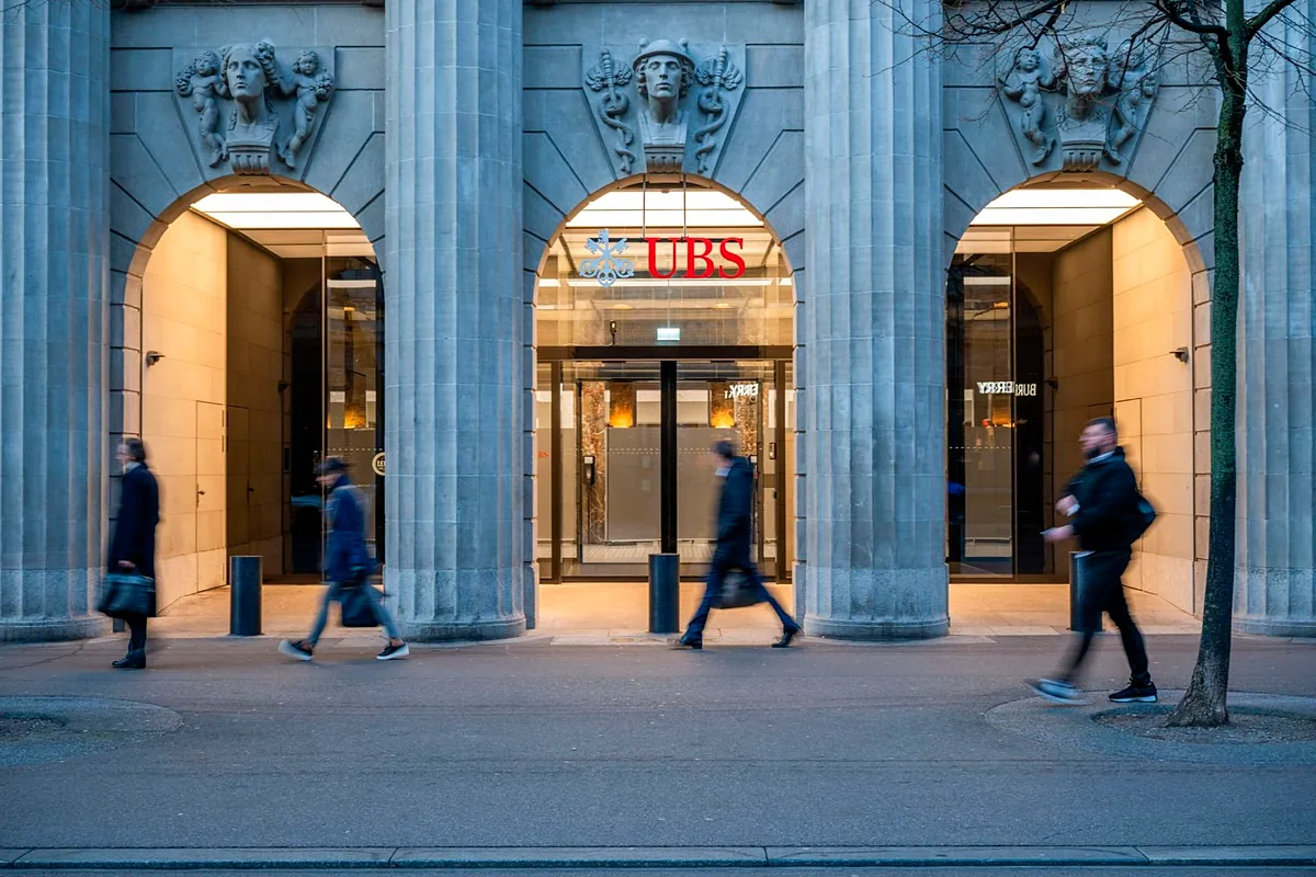 El presidente de UBS trató con Scott Bessent la posibilidad de ...