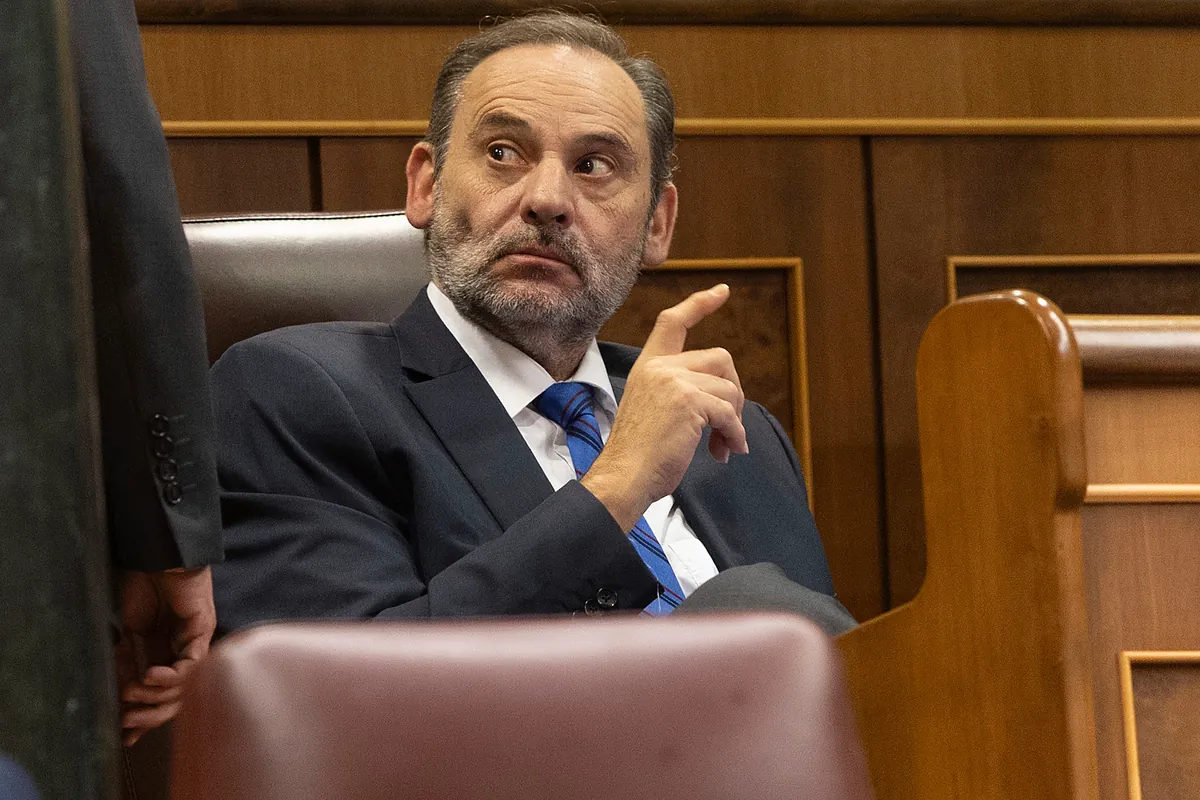 Ábalos renuncia a su escaño en el Congreso tras perder el recurso ...