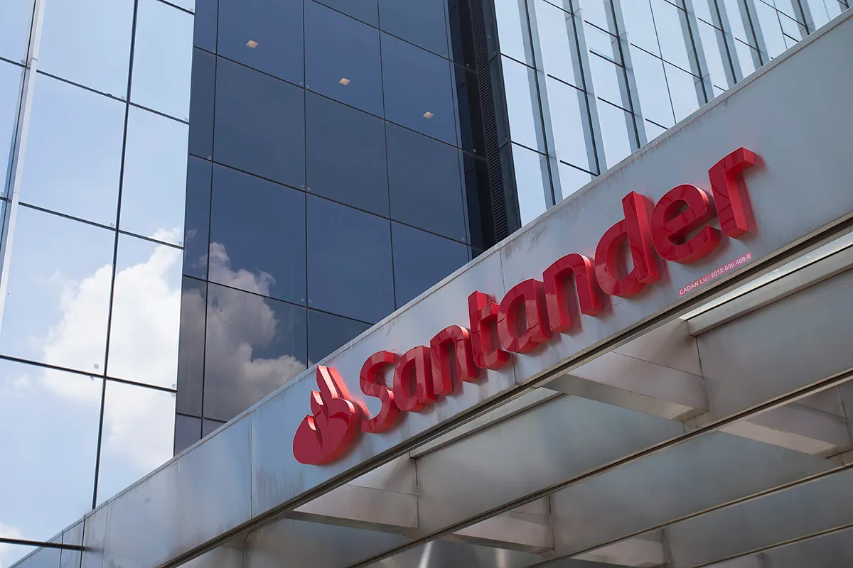 Santander logra una plusvalía de 231 millones por el 30% de Caceis ...