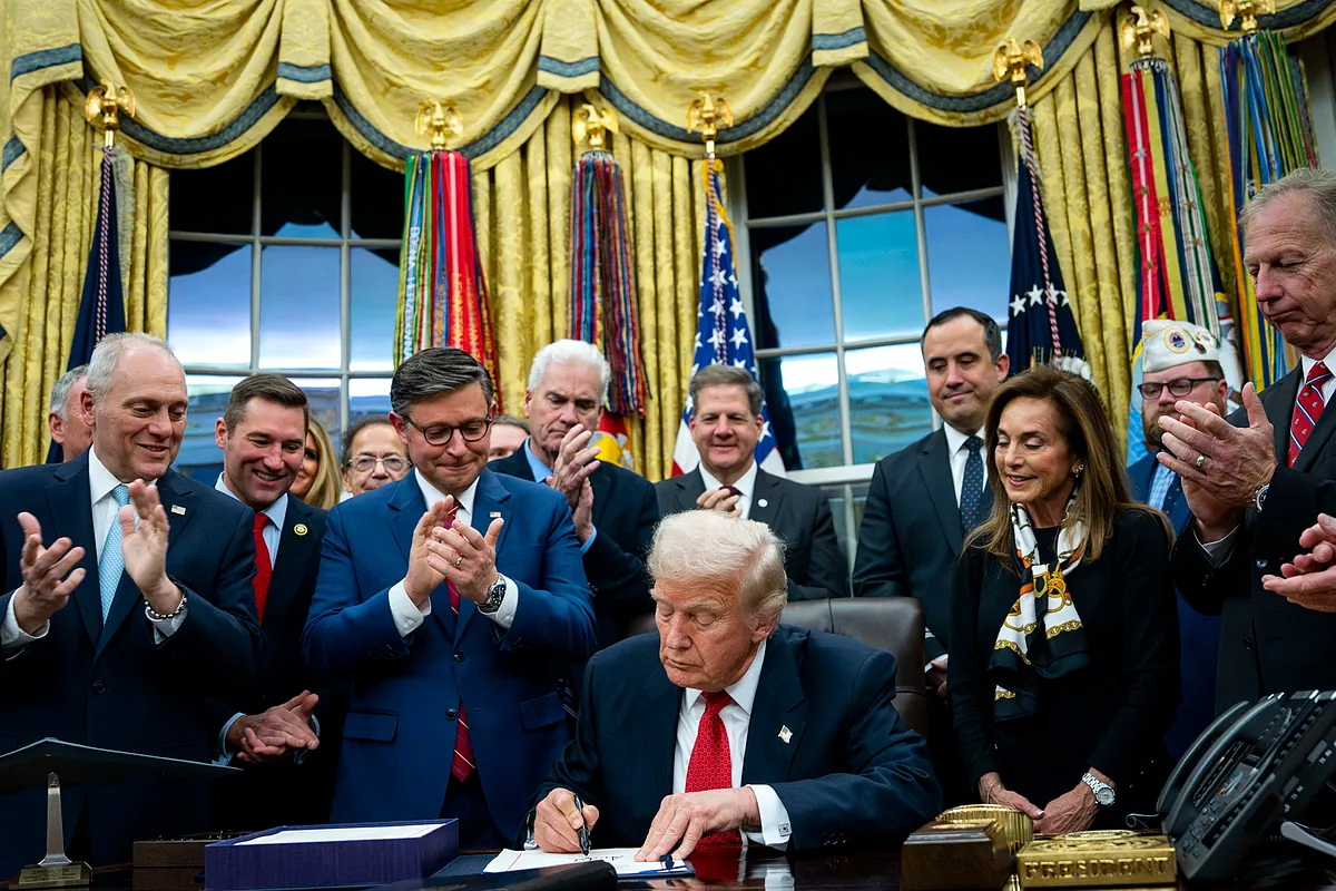 Donald Trump firma la ley de financiación para poner fin al cierre del ...