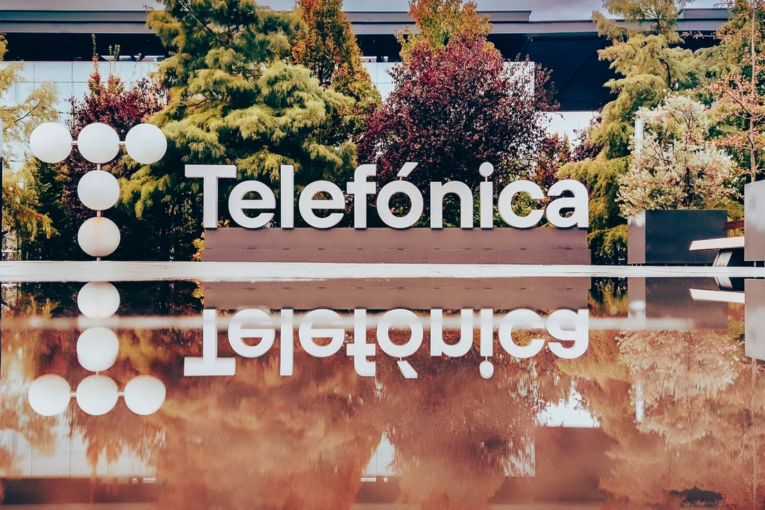 Telefónica se convierte en la antítesis del Ibex | Mercados