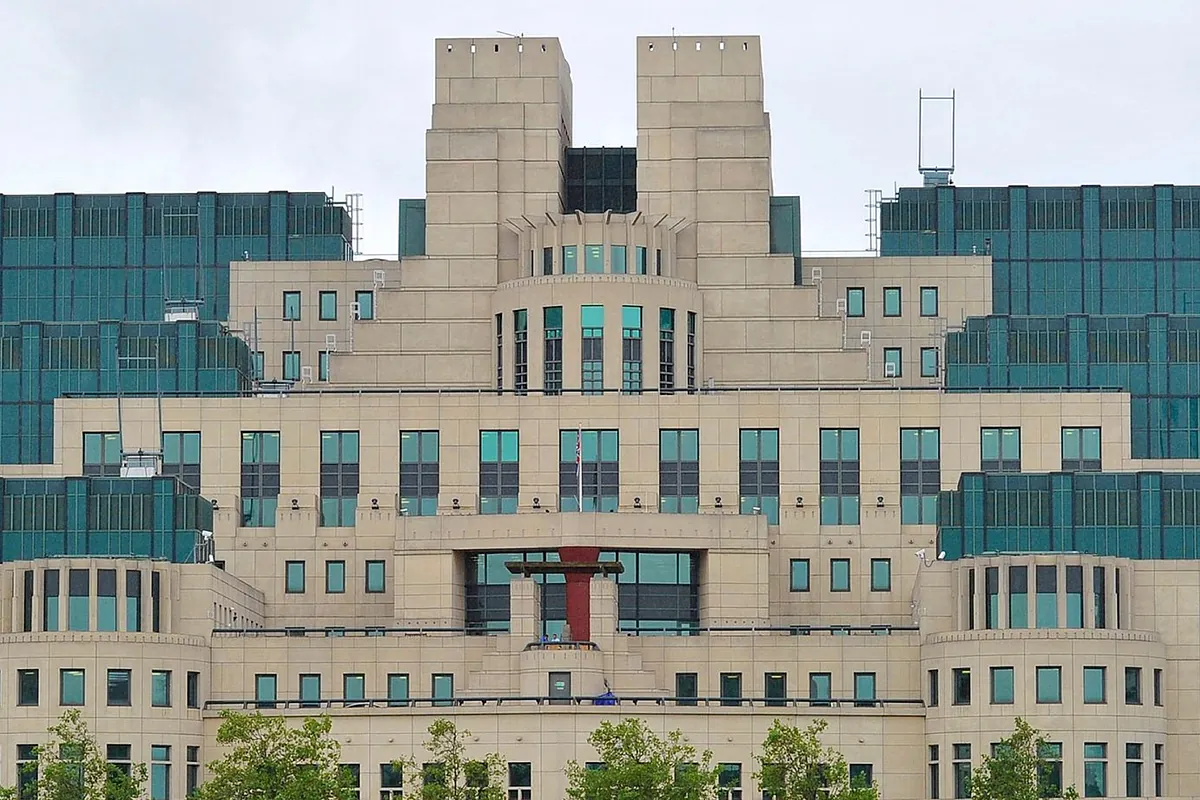 El MI6 lanza un portal en la dark web para reclutar espías para el Reino Unido | Economía