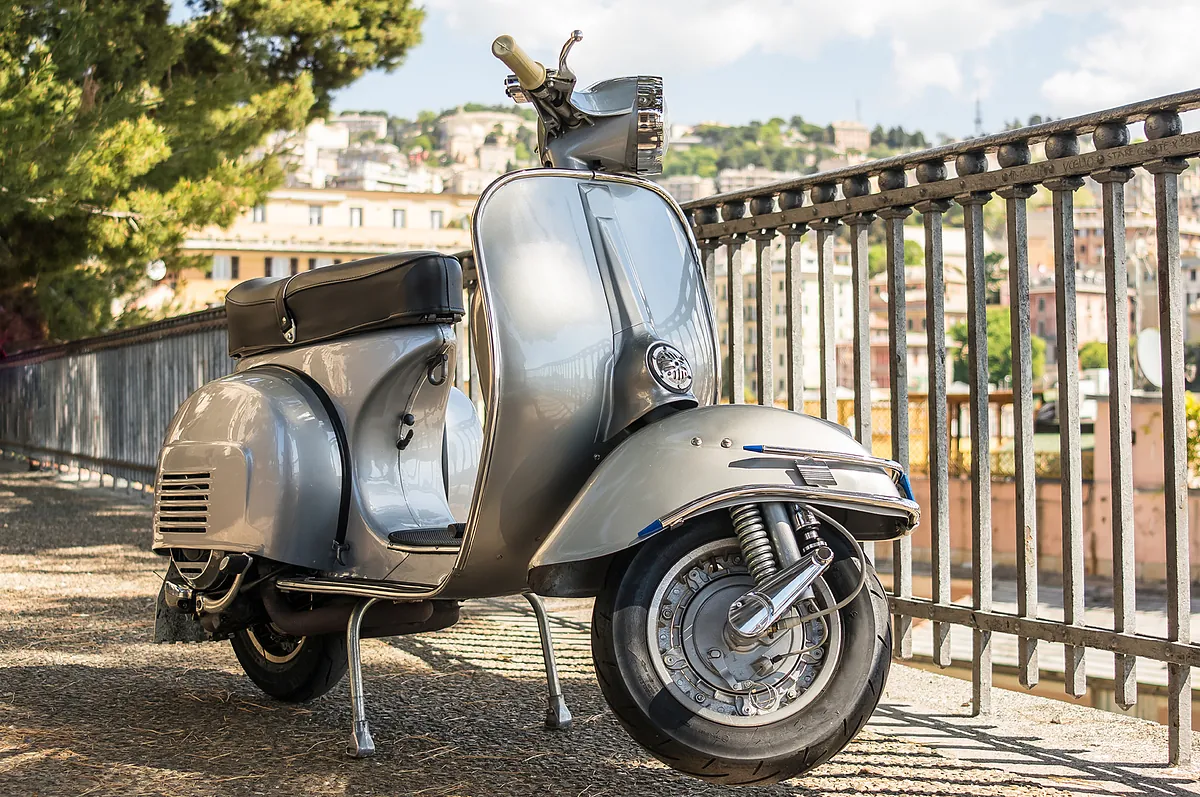La Vespa cumple hoy 80 años como icono económico y cultural | Motor